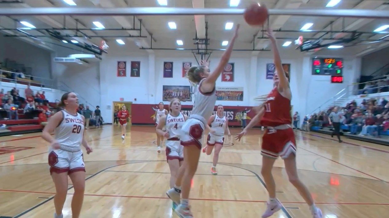 Alex Beveridge's big night helps Gothenburg pull away for 73-45 win ...