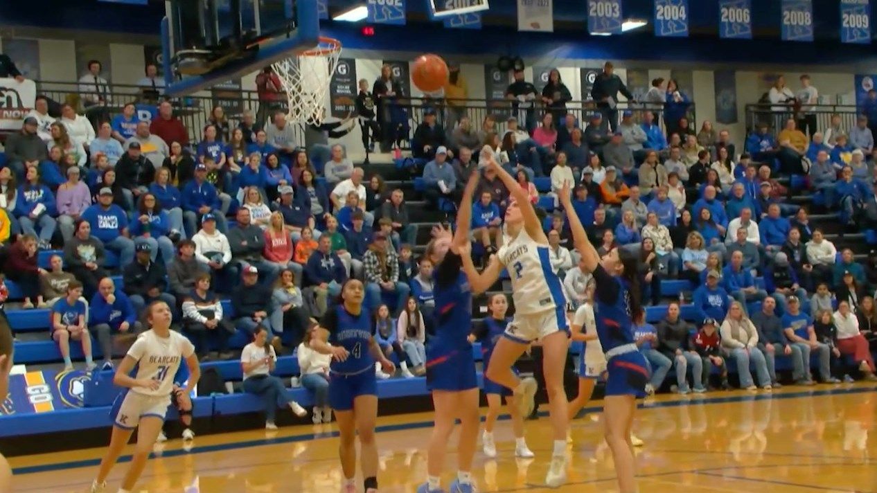 Omaha Westview girls withstand late surge, top Kearney 51-47 - RIVER ...